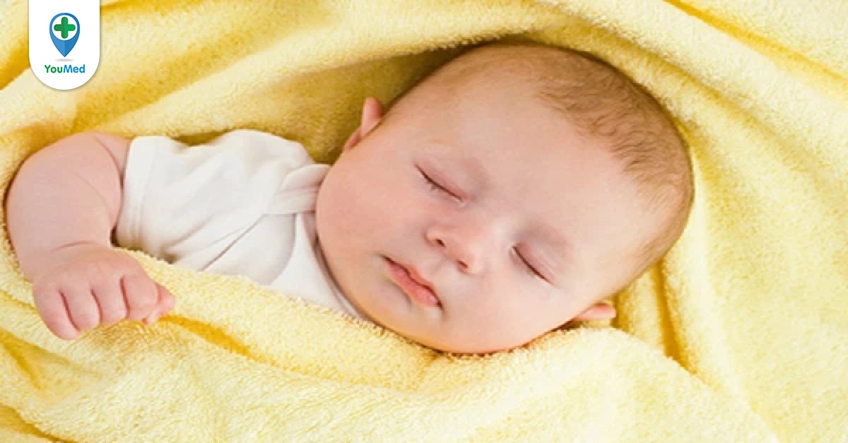 Những nguyên nhân gây em bé đổ mồ hôi đầu và cách xử lý hiệu quả