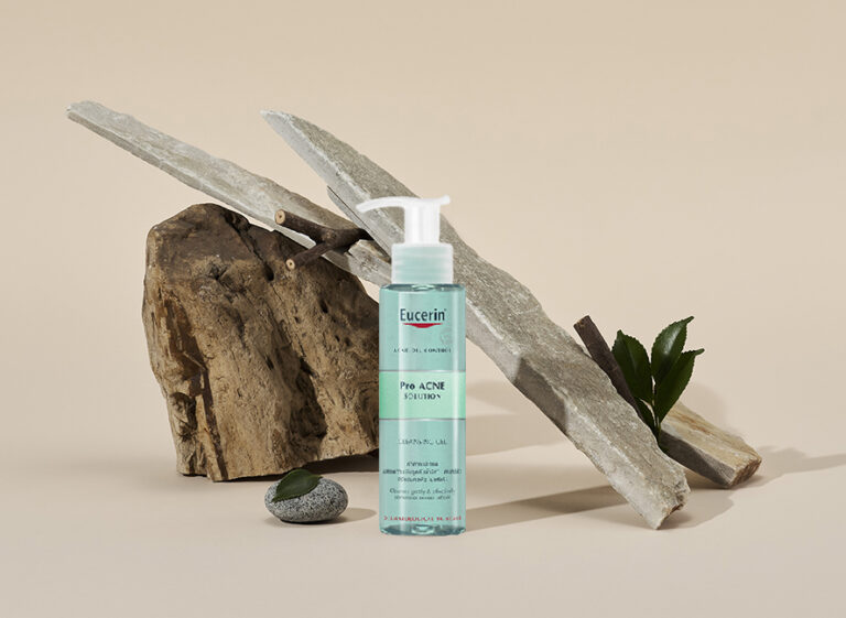 Sữa rửa mặt Eucerin cho da dầu mụn: Công dụng và lưu ý khi dùng